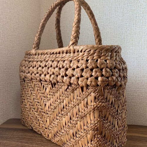 山葡萄 山葡萄籠バッグ 手作り 山葡萄かごバッグ 花編み、三つ 山葡萄 山葡萄籠バッグ 手作り 山葡萄かごバッグ 花編み、三つ