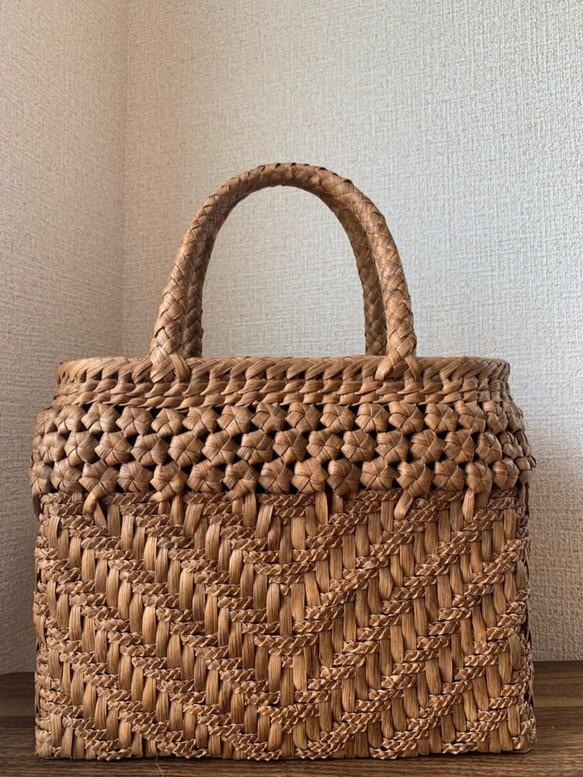 山葡萄 山葡萄籠バッグ 手作り 山葡萄かごバッグ 花編み、三つ 山葡萄 山葡萄籠バッグ 手作り 山葡萄かごバッグ 花編み、三つ