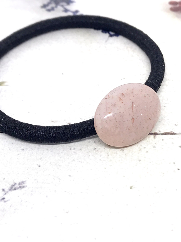 599. 天然石 ライトピンクムーンストーン AAA- ヘアゴム ヘアゴム puna 通販 10095456｜Creema(クリーマ)
