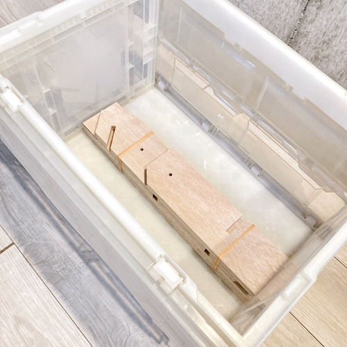 イベント什器 ひな壇3段/48幅/普通合板〈上質材〉 折りコン収納 イベント什器 ひな壇3段/48幅/普通合板〈上質材〉 折りコン収納