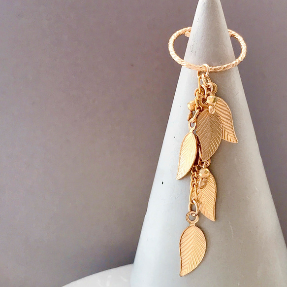 14kgf オータムリーフのイヤーカフ イヤーカフ milimili901 通販 10408180｜Creema(クリーマ)