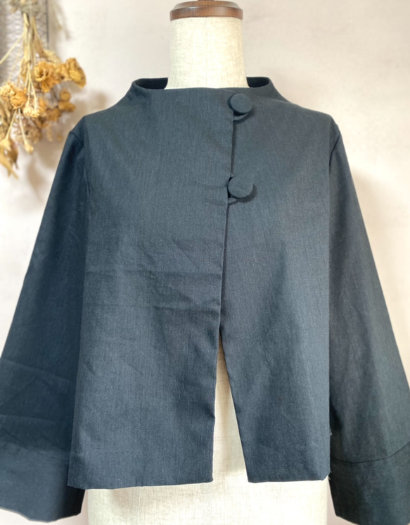 《大きいサイズ》 ストレッチリネンのボトルネック ショートジャケット L•LL•13号対応 ワンサイズ ブラック ジャケット ...