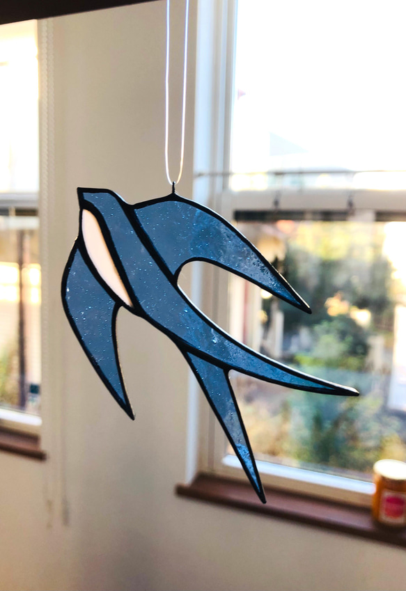 【ステンドグラス 】北欧雑貨 再販 ツバメのオーナメント【送料無料】 サンキャッチャー Atelier 108 通販 12065002 ...