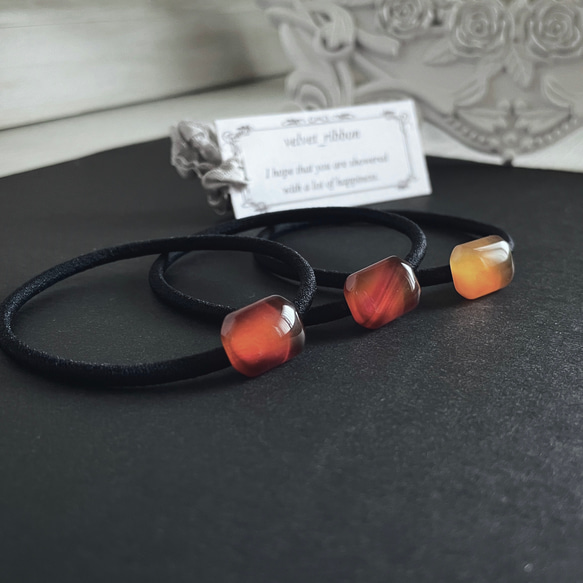 カーネリアン 長持ち日本製ヘアゴム ＊ ブレスレット 天然石 べっ甲 琥珀 アンバー ジェムストーン 華奢 小さめ ヘアゴム velvet ...