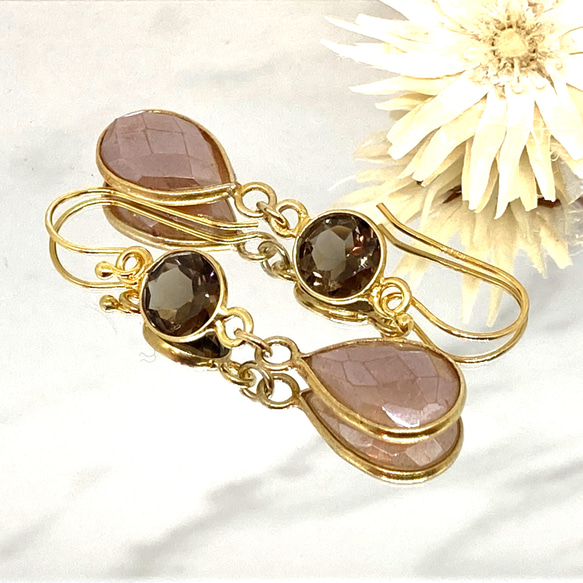 【天然石】ピーチムーンストーンとスモーキークォーツのピアス(イヤリング変更可) ピアス（フック・チェーン） Shams 通販 12618010 ...