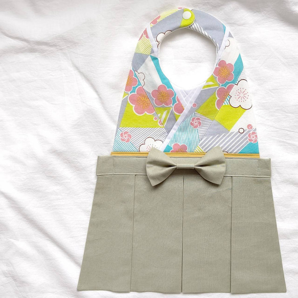 おめかし袴スタイ*梅緑 スタイ・よだれかけ KOROMO 通販 12618030｜Creema(クリーマ)