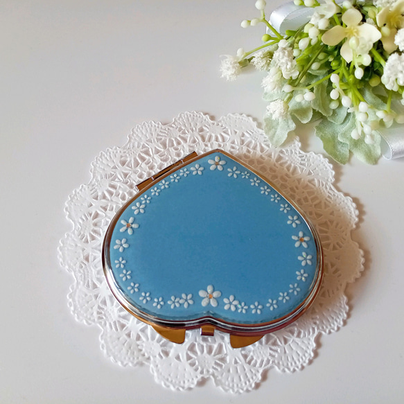 ハートのコンパクトミラー フラワーライン その他アクセサリー Miyuu 通販｜Creema(クリーマ) 12626906