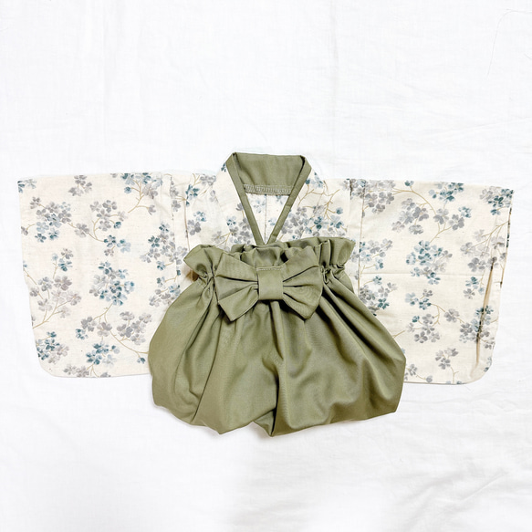 【3ヶ月〜5歳頃まで長い期間使える⭐︎】1番可愛いふわふわシルエットのベビー袴 桜×くすみグリーン ベビー服 ふわふわ袴 お急ぎ可能 通販 ...