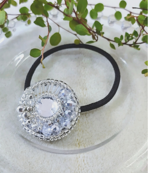 Twinkle☆ビーズ刺繍ヘアゴム ヘアゴム waka.m 通販 12657349｜Creema(クリーマ)