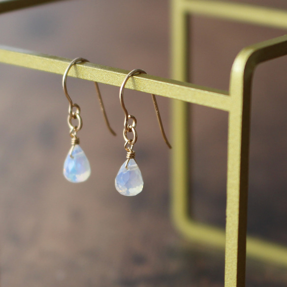 10月誕生石 プレシャスオパール＜ドロップ・ミニ＞のピアス（K14GF） ピアス（フック・チェーン） ESSENCE 通販 12669181 ...
