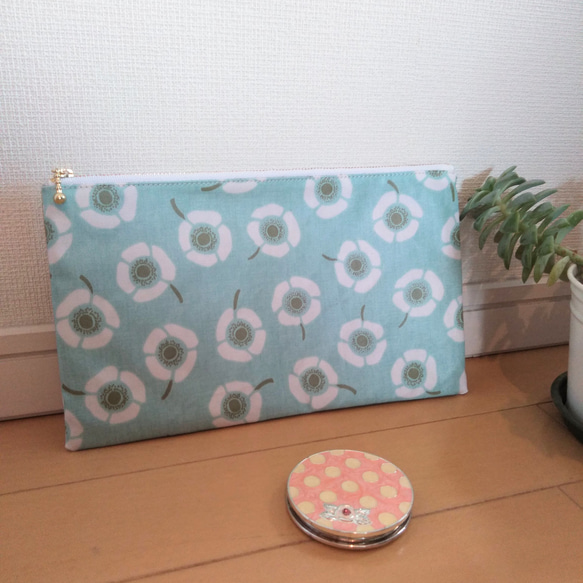 フラットポーチL（バオッコー アネモネ） ポーチ Mjuk（ミューク） 通販｜Creema(クリーマ) 12681525