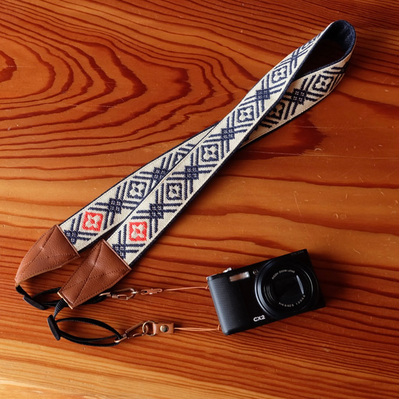 こぎん刺しコンパクトデジカメ用 カメラストラップ生成【刺繍☺︎デニムリメイク】⌘受注製作⌘ ネックストラップ CheT 通販 12702899 ...