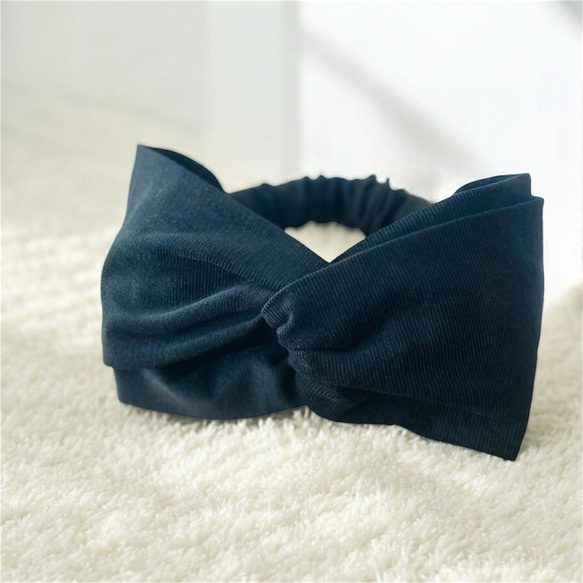 秋冬☁︎クロスヘアバンド☁︎コーデュロイ☁︎ブラック ヘアバンド・ターバン 443＊ 通販 12708487｜Creema(クリーマ)