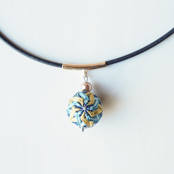 《受注制作》手毬のスタイネックレス（ねじり菊） ネックレス・ペンダント nanohana 通販 12709437｜Creema(クリーマ)