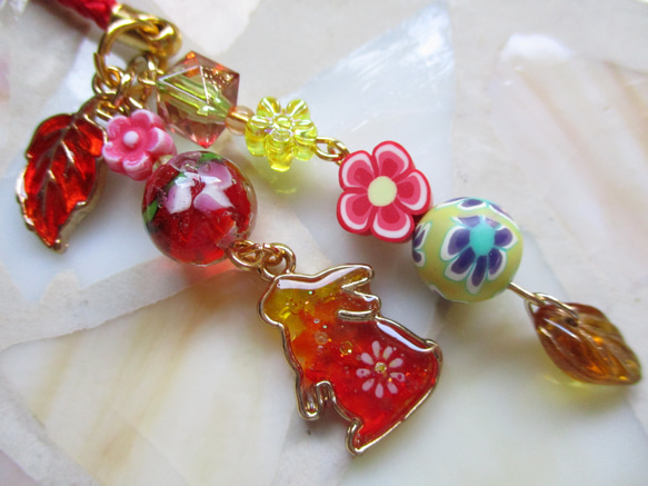 3153再販3 紅葉のうさぎ とんぼ玉のストラップ・バッグチャーム 携帯ストラップ 🌸はなはなあにまる🐇🎶 通販 12710635 ...