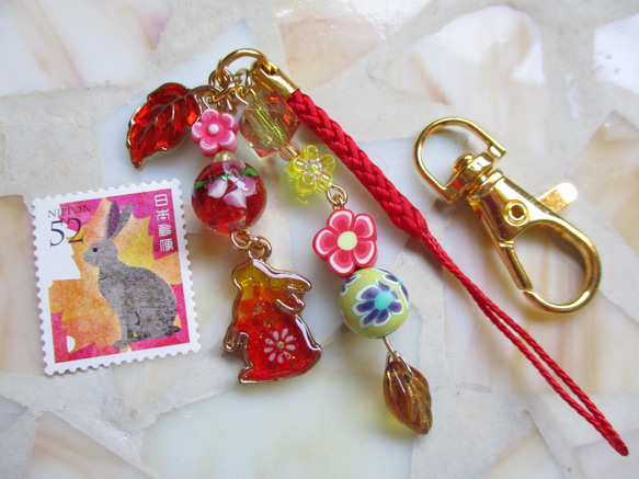 3153再販3 紅葉のうさぎ とんぼ玉のストラップ・バッグチャーム 携帯ストラップ 🌸はなはなあにまる🐇🎶 通販 12710635 ...