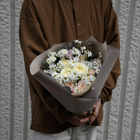 誕生日 母の日 生花 ブーケ 花束 記念日 発表会 スワッグ HOLIDAYs 通販 12733442｜Creema(クリーマ)