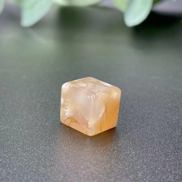 桜瑪瑙 キューブ型パーツ 貫通穴あり 桜メノウ 天然石 天然石 cometstone 通販｜Creema(クリーマ)