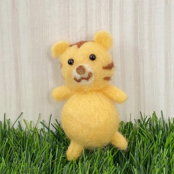 とらとらストラップ 羊毛フェルト くまねこ工房 通販 13181452｜Creema(クリーマ)