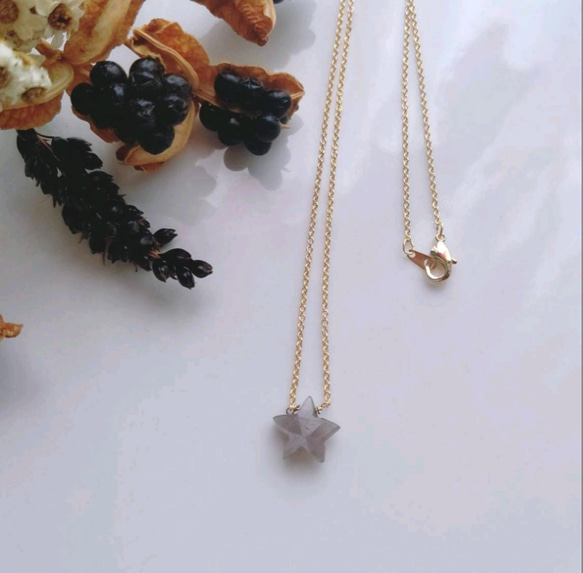 宝石質グレーオニキス、星型16kgpネックレス オプションで14kgfに変更可能です お揃いのピアス、イヤリング販売中 ネックレス・ペンダント ...