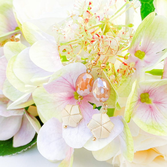 ＊春先取り♡大人上品なベージュピンク＊ ラウハラピアス（イヤリング変更可） ピアス（フック・チェーン） Handmade with aloha ...