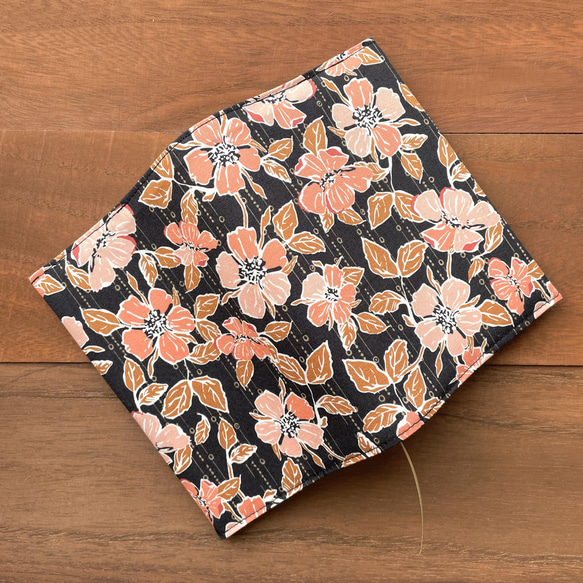 【文庫】華やかピンク花のブックカバー ブックカバー A.H.M.S 通販 13238221｜Creema(クリーマ)