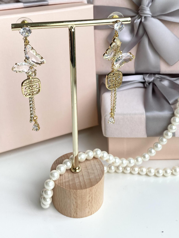 クリスタルバタフライジルコンピアス ピアス（フック・チェーン） FLORENCEKPARADISE 通販 13239137｜Creema(クリーマ)