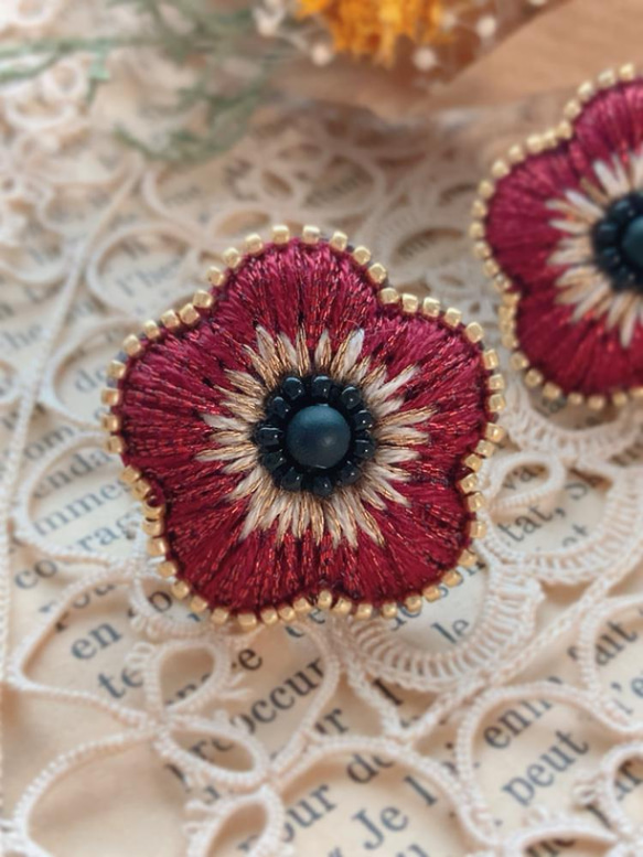 オートクチュール刺繍〜アネモネイヤリング(ピアス) イヤリング・ノンホールピアス Atelier Le Coeur 通販 13263263 ...