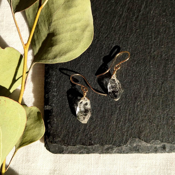 14kgf 両剣水晶 一粒ピアス ピアス（フック・チェーン） Hi SORA 通販｜Creema(クリーマ) 13271879