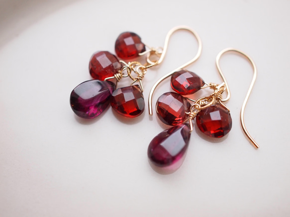 二種のガーネットのピアス ピアス（フープ） migratory bird 通販｜Creema(クリーマ) 13278294