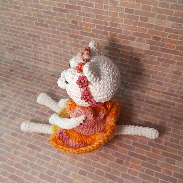 kay#3☆あみぐるみ☆花カチュームの白猫-マンチカンな猫Meru-オレンジドレス あみぐるみ *Kay* 通販｜Creema(クリーマ)
