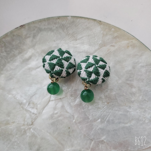 こぎん刺し＆天然石 (グリーンメノウ)イヤリングorピアス イヤリング・ノンホールピアス CamelowL 通販 13399232 ...
