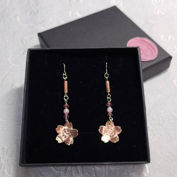＃Creema桜前線 銅で作った『春待ち桜のピアス』 ピアス（フック・チェーン） アトリエ🌹うーたろう 通販｜Creema(クリーマ ...
