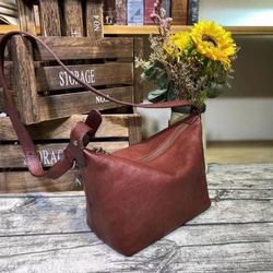 71 2022年新品 柔らかい レザーバッグ レザー 斜めがけ ショルダーバッグ メンズ・レディース兼用 牛革トートバッ ショルダーバッグ ...