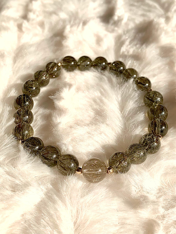 天然石ブレスレット 細身のグリーンエピドートとシルバールチル ブレスレット ねぇねぇ 通販 13458880｜Creema(クリーマ)