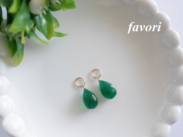【極上カット】宝石質グリーンオニキスピアスチャーム 14Kgf ピアス（フープ） favori 通販 13500116｜Creema(クリーマ)