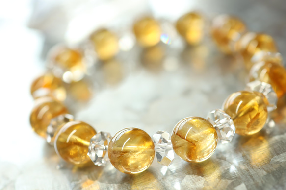 …☆虹を持つ石もございます☆…☆希少石・ライトブラウンファントム・シトリンクォーツ：10.5ミリ＆水晶☆…☆天然石☆… ブレスレット 七色の ...