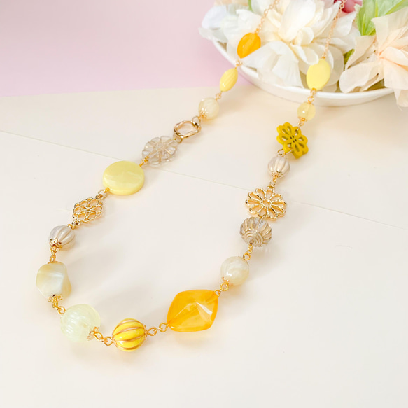 イエローカラーのロングネックレス ネックレス・ペンダント macaron1617 通販 13503369｜Creema(クリーマ)