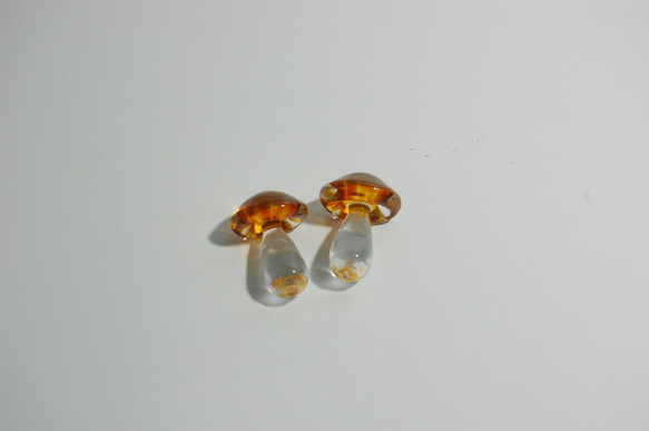 きのこの箸置き アンバー 箸・箸置き shusaku 通販 13504588｜Creema(クリーマ)