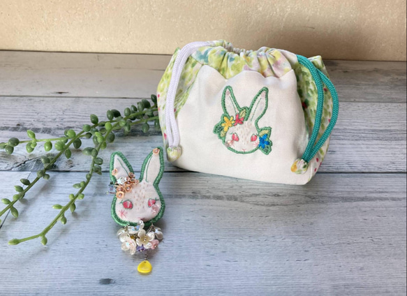 春の福袋♡涙がぽろり。うささんのきんちゃくとブローチのセット ブローチ kazenoko-ya 通販｜Creema(クリーマ) 13506849