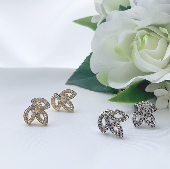 リリー ピアス swarovski グルーデコ ピアス（スタッド・一粒） La.lien 通販 13512500｜Creema(クリーマ)