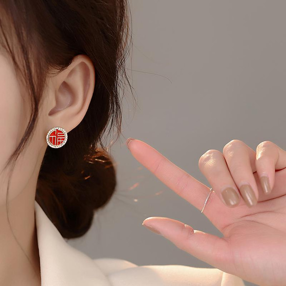 祝福のイヤリング&ピアス/赤いイヤリング イヤリング・ノンホールピアス Bling Gril 通販 13513515｜Creema(クリーマ)