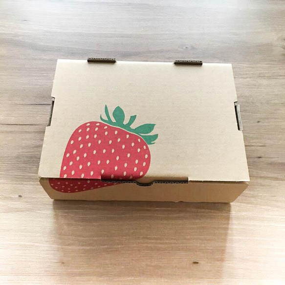 完熟いちご 200g少量パック×4 果物（フルーツ） straw 通販 13519225｜Creema(クリーマ)