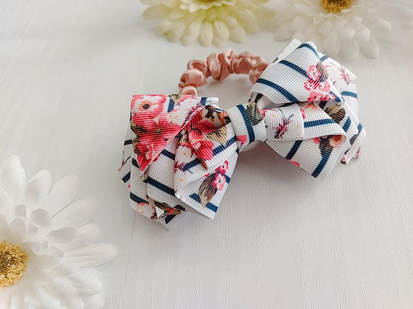 シュシュ リボン ラボンズ 大人かわいい 花 蝶 シュシュ 晴る日 通販｜Creema(クリーマ) 13520997