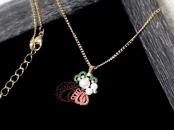 《tatting》絹糸レース×伝統色 五衣の襲『蘇芳の匂』ネックレス ネックレス・ペンダント φ《pHi》 harmine 通販 ...