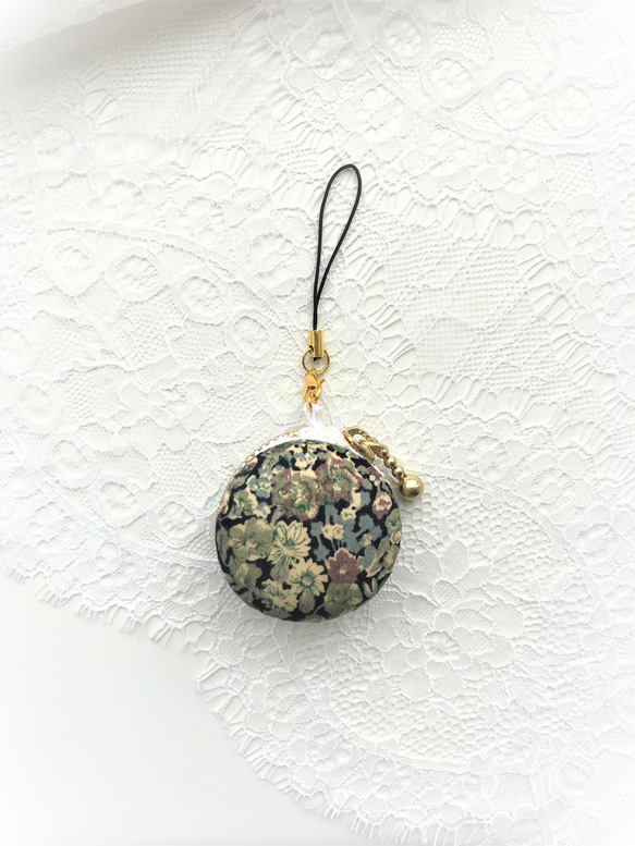 ALLリバティーの花柄マカロンポーチ（マカロンケース）74 小銭入れ・コインケース amusante 通販 13523903｜Creema(クリーマ)