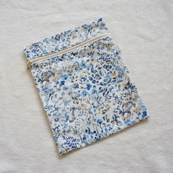 リバティのお着替えポーチ＊フェルダ＊ブルー 体操服袋・お着替え袋 She* 通販｜Creema(クリーマ) 13530746