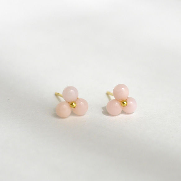 まるい天然石の小さいお花ピアス ピンクオパール シンプル サージカルステンレス イヤリング 春 桜色 新生活 桜 ピアス（スタッド・一粒 ...