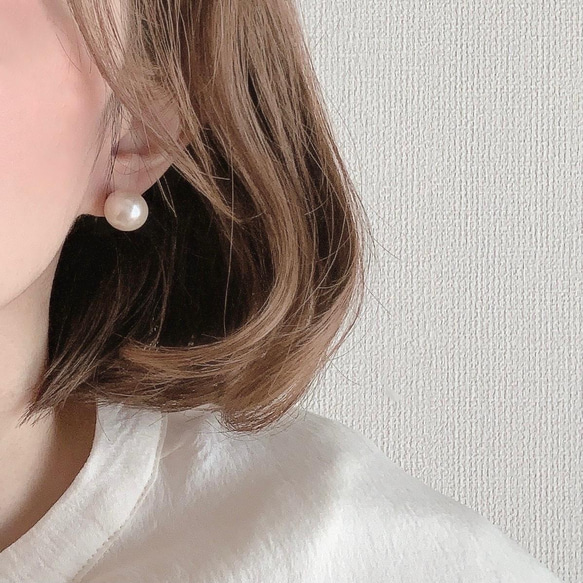 前後2way 白くかわいいデイジーピアス パールキャッチ付き 抗アレルギー ピアス（スタッド・一粒） MELEE 通販 13534318 ...