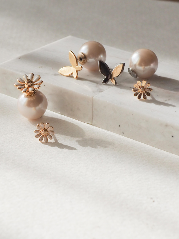 前後2way 白くかわいいデイジーピアス パールキャッチ付き 抗アレルギー ピアス（スタッド・一粒） MELEE 通販 13534318 ...